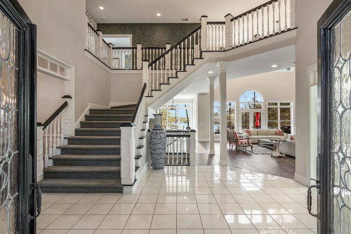 Sunrise Villa - 7000 Sf: 5 King/1 Queen/7 Single Beds, Heated Pool, Great Views - Cumming, GA