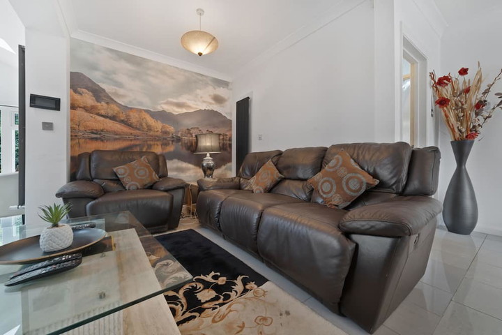 3 Bedroom Spacious Bungalow Sunningdale Lodge Ascot Racecourse - Bracknell