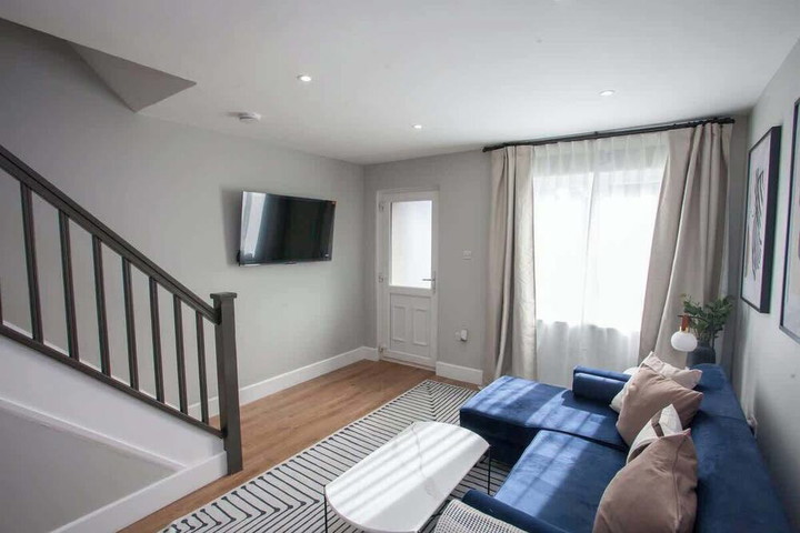 Modern Oasis In Prime Location - Glasgow