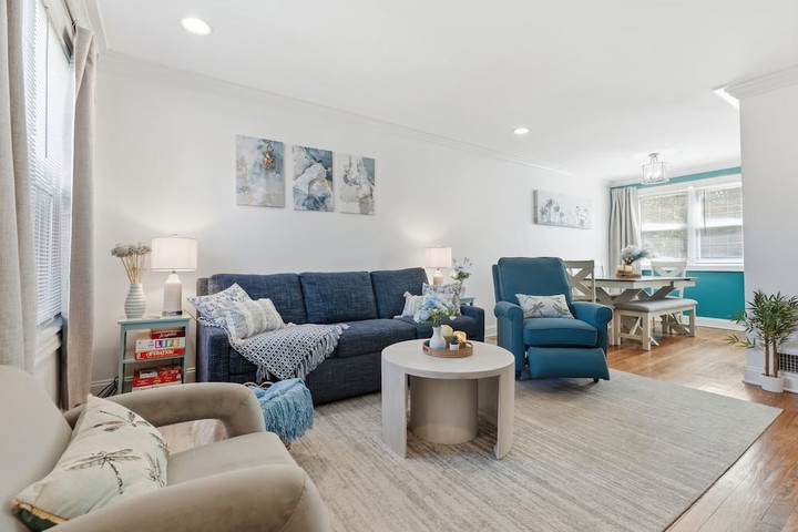 Stylish 3-bedroom Escape In Charming Alexandria 5 Min To Old Town, Metro Nearby - Arlington, VA