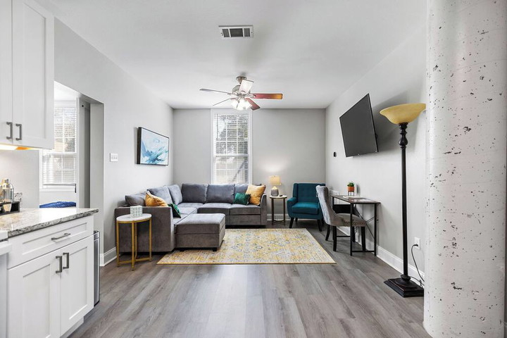 King Bed-large Living Room-pool-hot Tub - Hammond, LA