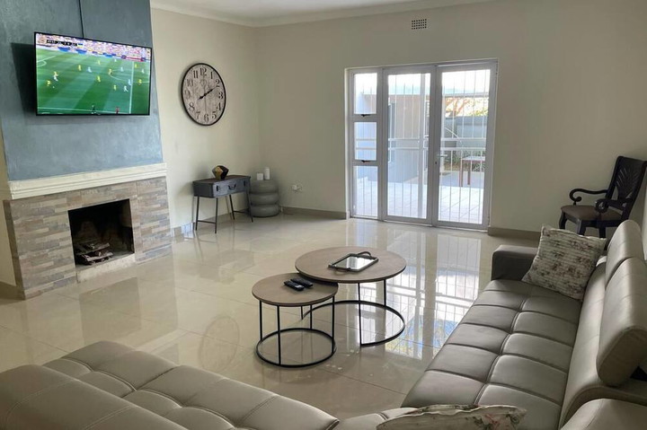 Adorable 6-bedroom House In Soothing Sandton Neighborhood - Midrand