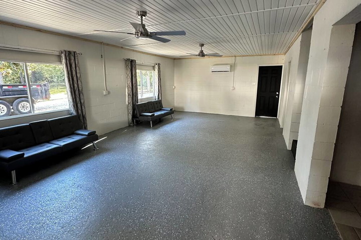 The Pines Retreat - Rustic Modern Camp With Wifi! Pet Friendly! - Folsom, LA