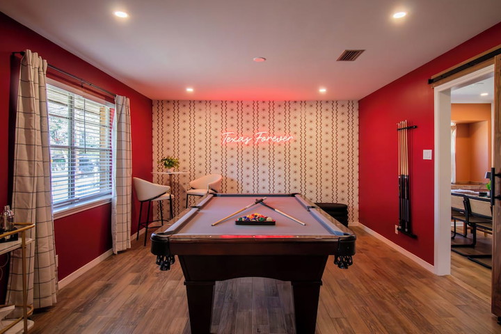 River Run Retreat - Piscine Cowboy, Foyer & Billard ! Proche Campus & Rivière - San Marcos, TX