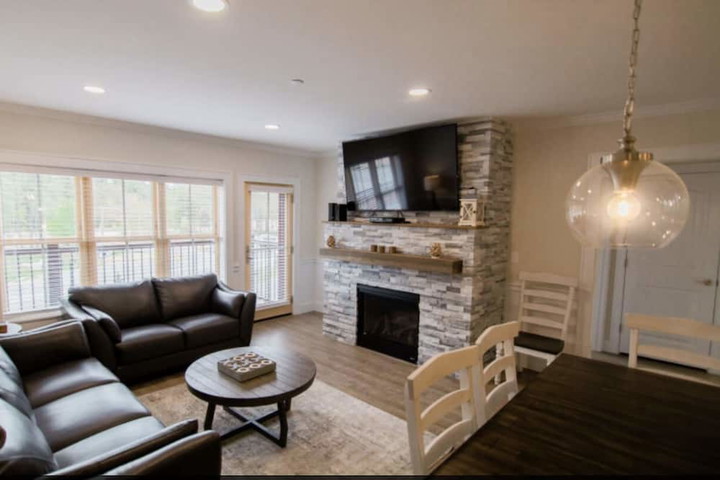 Luxurious Ski-in/out Kearsarge Brook Condo On Cranmore Mountain - Conway, NH