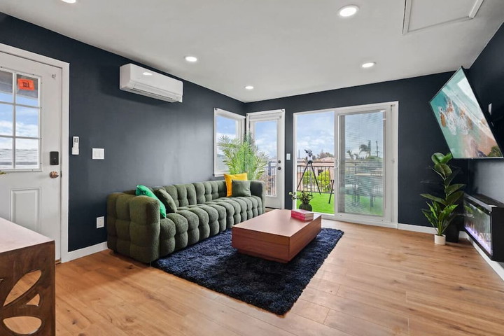 Skyview Terrace Home Near Beach & Sofi - Hawthorne, CA