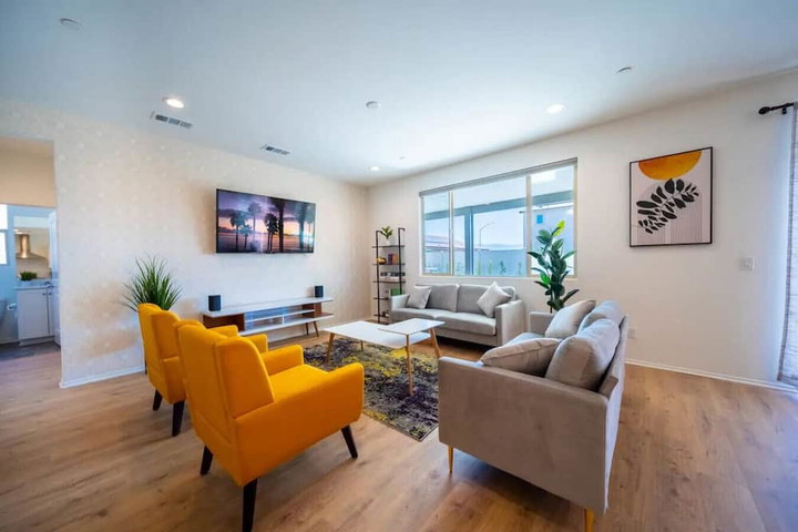 Deal! Large Home+pool+spa, Billiards, Games, Fun - Coachella, CA