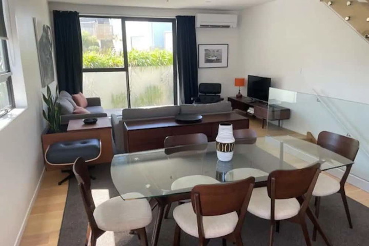 Mid-century Inspired Town House - Wellington