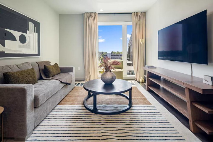 Designer 1br | Gym, Parking - White Plains, NY