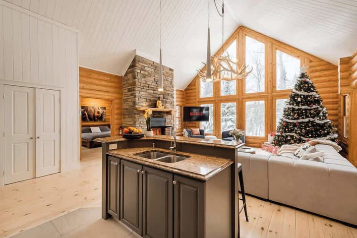 Chalet Golden Bear At Fiddler Lake With Spa, Sauna, And Private Pool - Saint-Sauveur