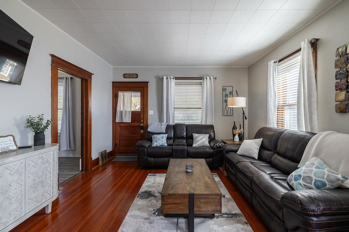 Millie's Cozy Parkside Home - Norfolk, NE