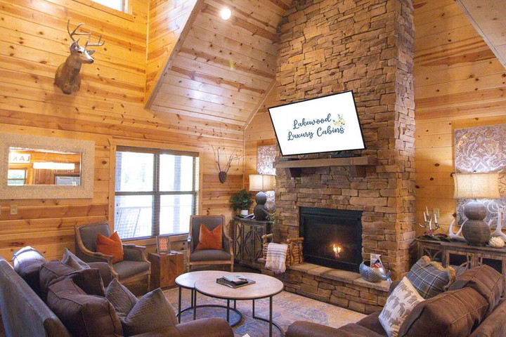 Hochahoma Luxury Cabin-game Room, Hot Tub, Fire Pit, Shuffleboard! - Broken Bow, OK