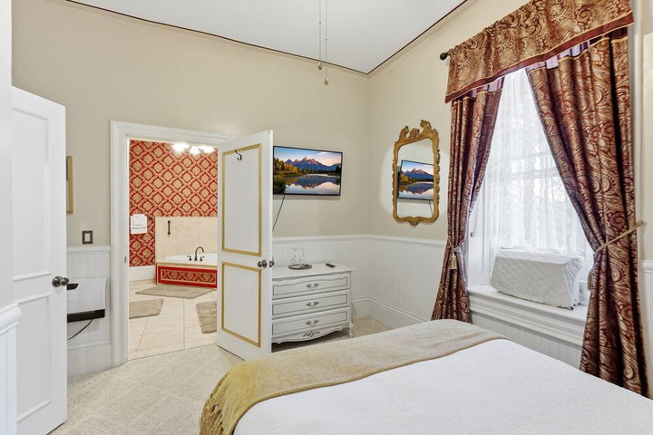 Quaint & Spacious Victorian Suite With Spa Bath W Private Office - Midway, UT