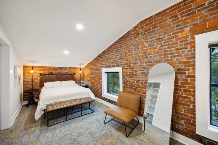 Boutique Hotel | The Thomas Edison Suite - Louisville, KY