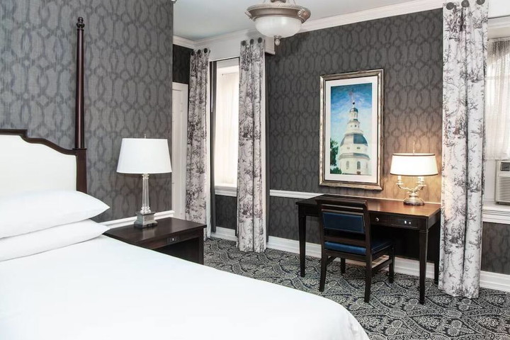 Maryland Inn King, Historic Inns, Elegant Dining, Waterfront Proximity - Annapolis, MD