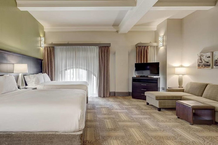 3 Pet-friendly Suites At Historic Location Near Power Plant Live! - Baltimore, MD