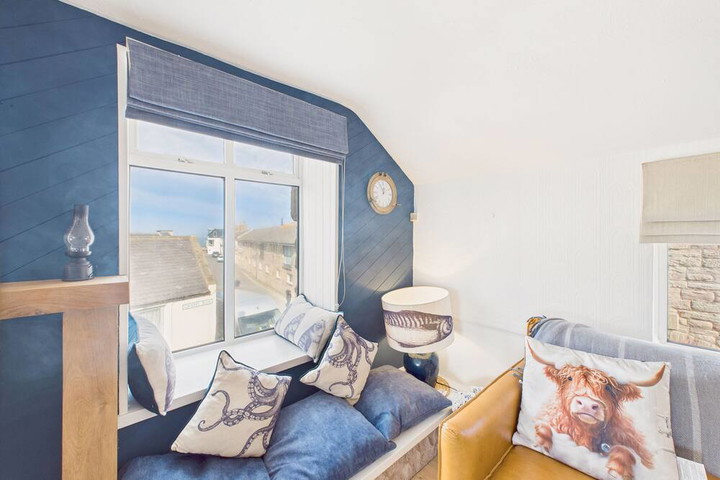 Host & Stay | St Cuthbert's Cottage - Seahouses