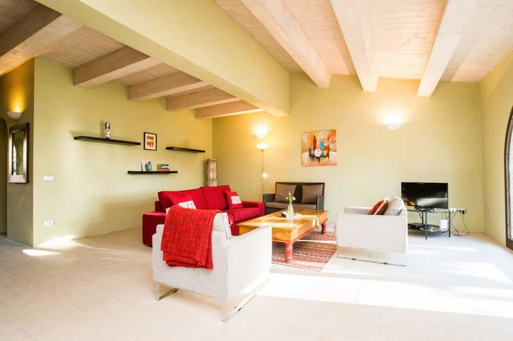 Elegant And Spacious Two-storey Villa Of 156 M2 Composed Of A Large Living Room, Kitchen Complete With Dishwasher, Microwave Oven, Electric Oven, Coffee Machine, Kettle, Fridge And Freezer.indoor And Outdoor Dining Area, A Master Double Bedroom With Priv - Montepulciano