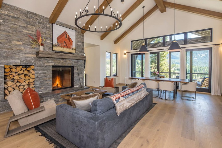 Breathtaking Big Sky Luxury Retreat - Big Sky, MT