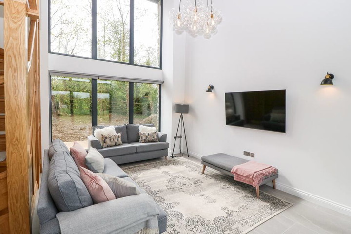 Pen-y-bryn, Pet Friendly, With Hot Tub In Llanfairpwllgwyngyll - Bangor