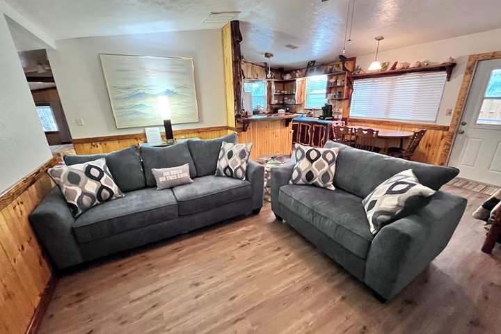 Waterfront Retreat With Fenced Yard, Porch + Bar, Canal Views, New Dock - Homosassa