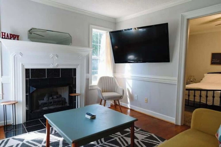 Cozy Midtown Mobile Home; Fireplace & Pet-friendly - Mobile, AL