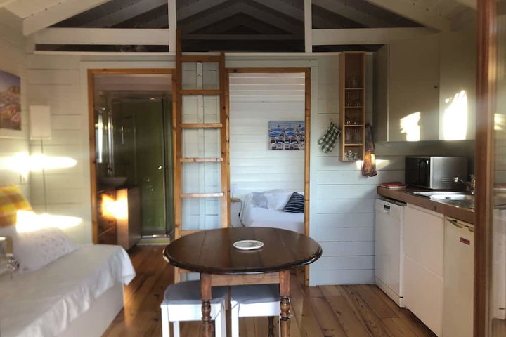 Deux Pièces  Sur Les Hauteurs De Nice : Petit Chalet Avec Jardin Privatif . - Nice