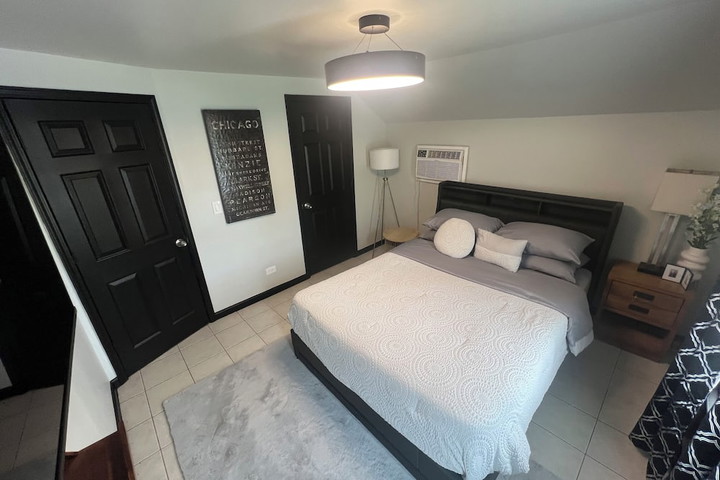 Cute & Cozy, 1bd Condo Apartment/townhouse - Waukegan, IL