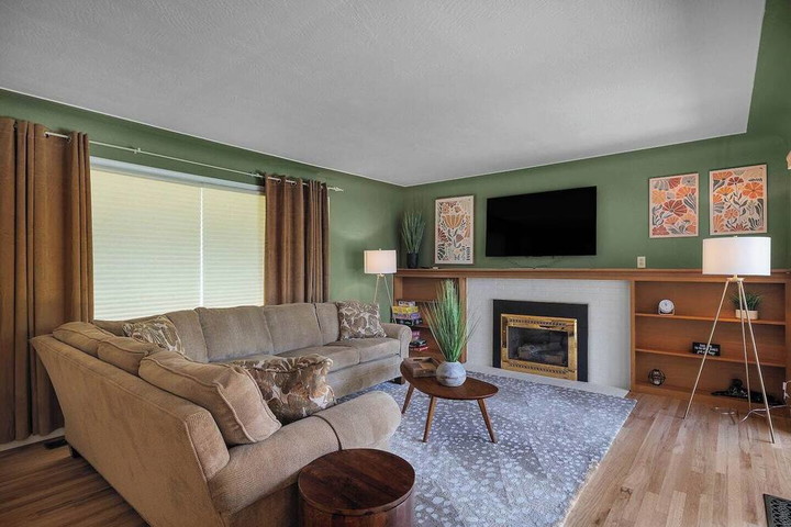 Forget Your Worries In This Spacious And Serene Space - Olympia, WA