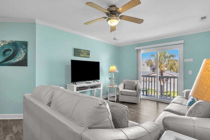 Penny's Place: Beautifully Decorated 2 Bedroom Condo Within Walking Distance To - Oak Island, NC