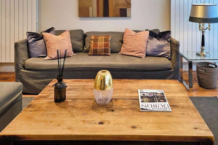 Stylish 2-bed Designer Mews With Roof Terrace, Ensuite & Balcony, D2 - Dun Laoghaire