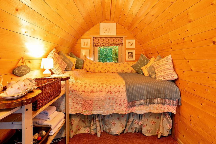 Daisy Glamping Pod - Wiltshire