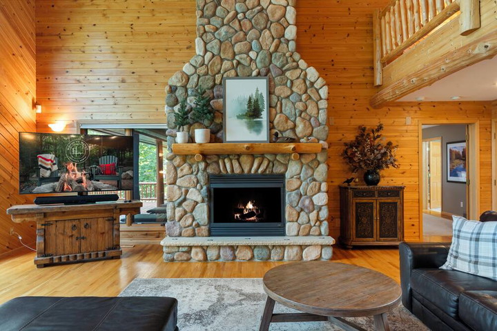 New Remodel | Hot Tub | Game Room | Movie Theater - Breezy Point, MN