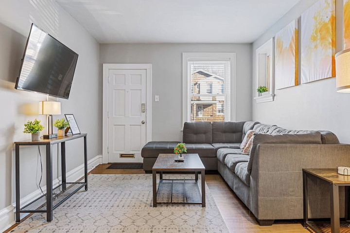 Dog-friendly 1br | Fenced Yard + Parking - Kirkwood, MO