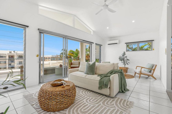 Retreat In The Heart Of Alex - 3br Sleeps 8, Pool - Maroochydore