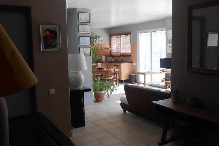 Appartement Indépendant Dans Une Villa Sur Grand Terrain De 4000 Mètres Carrés - Fuveau
