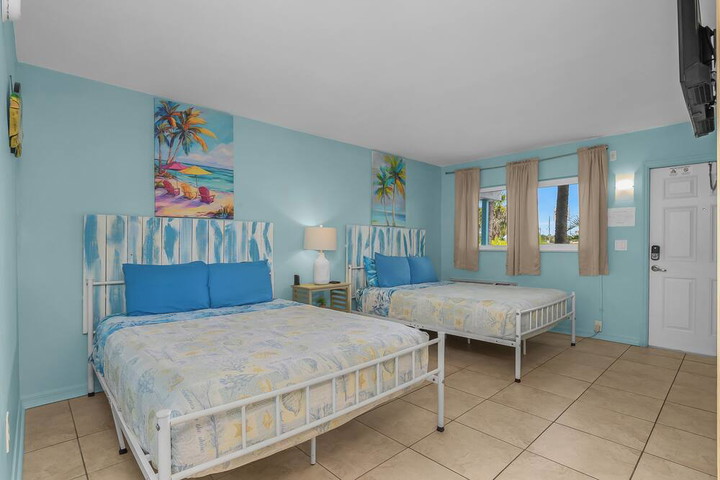 Tropical Two Queen Bed Room At Fort Myers Beach - Fort Myers, FL