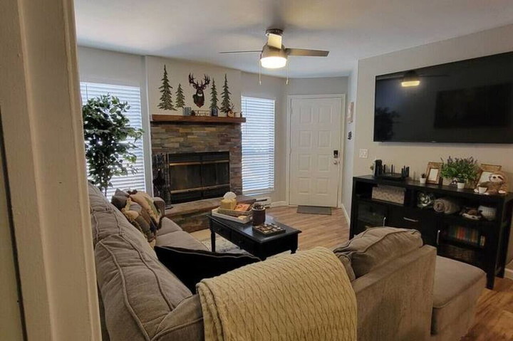 Ground Floor Remodeled Condo In The Pines! - 肖洛