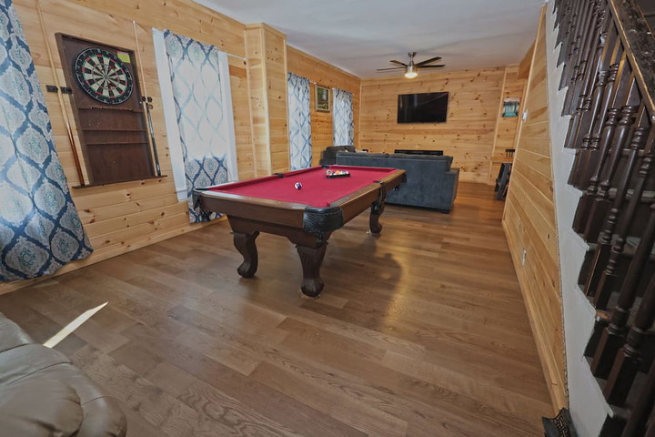 Catskill House Near Downtown /W Hot Tub, Sauna, Game Room, Pool, Near Ski Resort - Catskill, NY