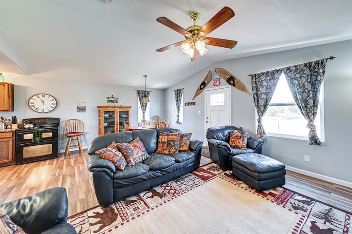 Kingman Vacation Rental W/ Private Yard & Fire Pit - Arizona