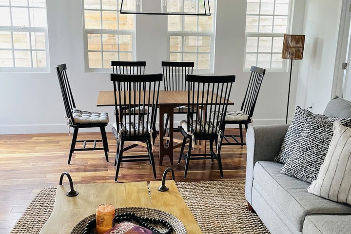 Downtown Los Olivos 3 Minute Walk To Wine Tasting Rooms! Fantastic Spacious Home - Los Olivos, CA