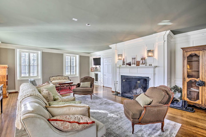 ¡Nuevo! Grand Estate Con Patio - ¡2 Millas Al Centro De La Ciudad! - Keene, NH
