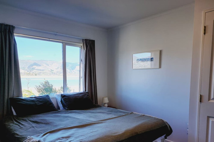 A Delightful Cabin Right On The Waterside In Monaco Peninsula - New Zealand