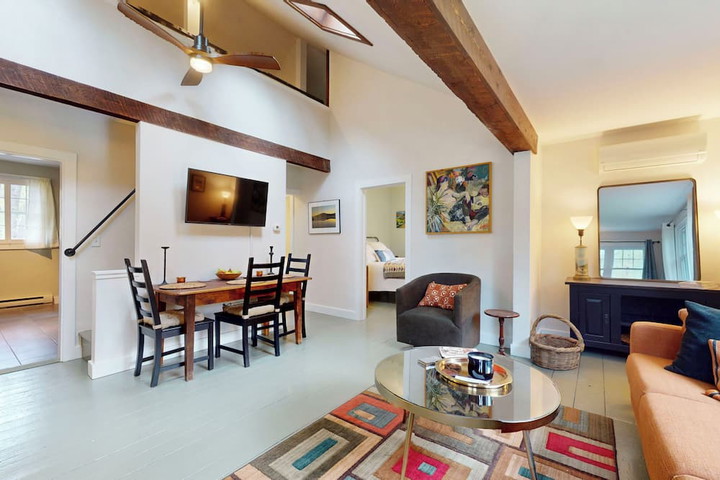 Adorable Red Cottage, Walking Distance To Woodstock - Woodstock, NY