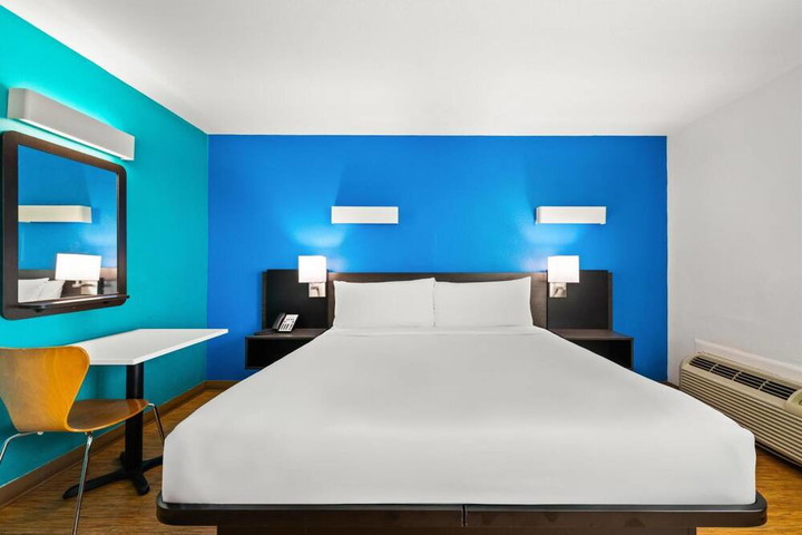 Experience A Vintage Miami Feel | 6.5 Mi From Miracle Mile | Pets Allowed - Hialeah, FL