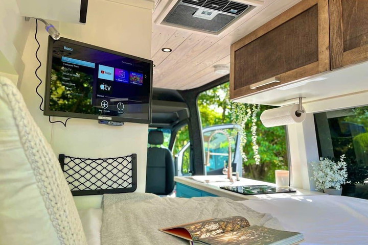 Van Del Sol - Stay Where It Moves You With Merci! - Porto Rico