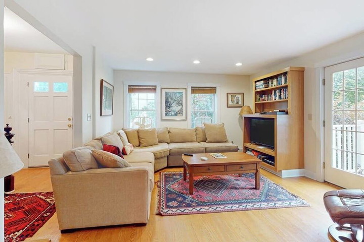 Gorgeous, Walkable Home With Water View, Deck & Washer/dryer - Snowbird-friendly - Camden, ME