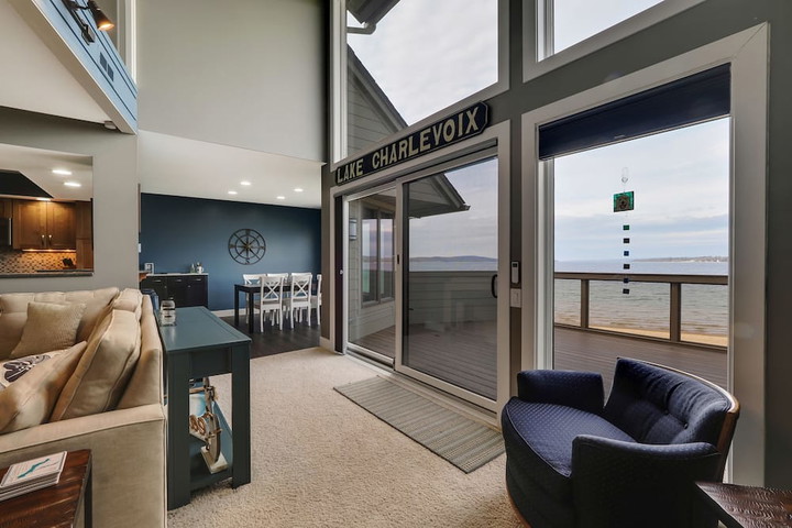 Lake Charlevoix Beachfront Condo Sleeps 8 And A Short Walk To Downtown Boyne - Boyne City, MI