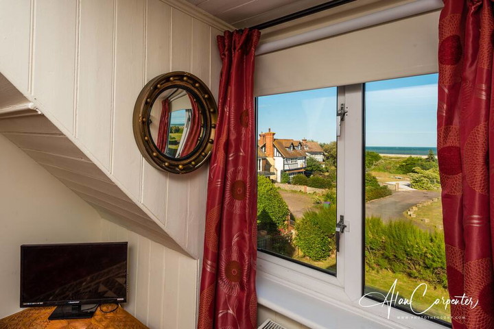 Kent Coast - Spacious 5br Family Home, Private Garden & Beach Access - Dymchurch