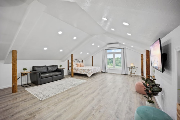 8br Barndo Getaway On Acreage Near Kc - Smithville, MO